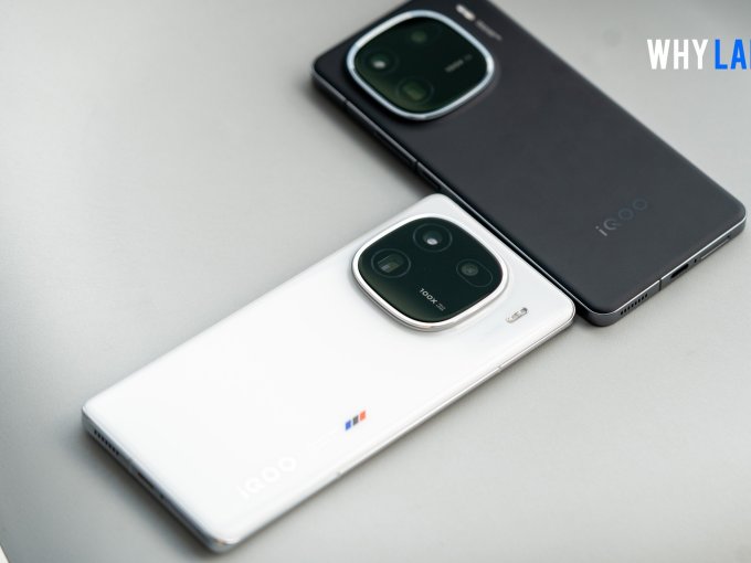 iQOO 12 系列真机图赏，传奇和赛道你喜欢谁？_什么值得买