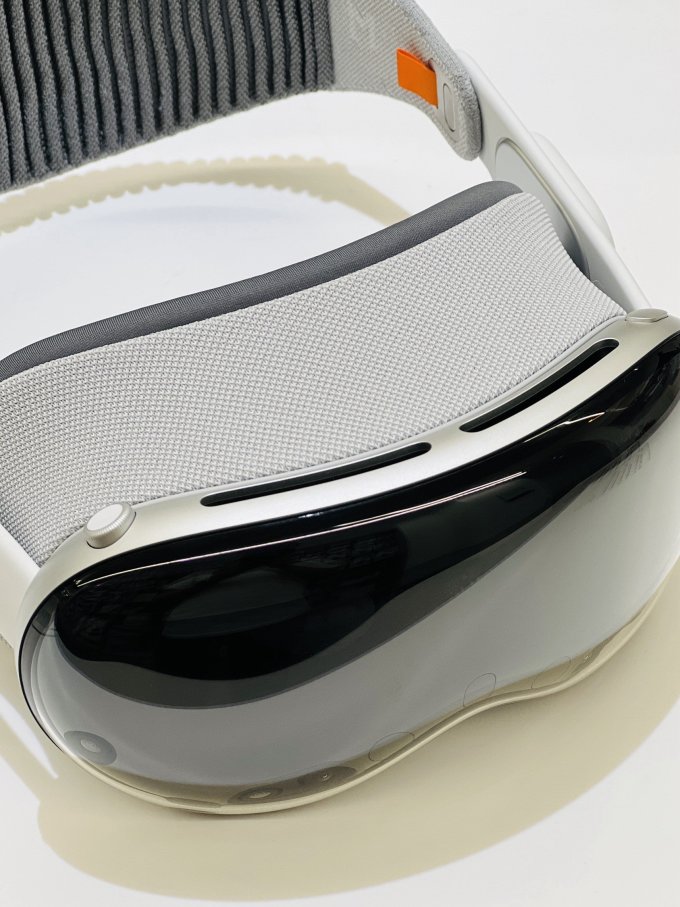 首测Apple Vison Pro，优点与缺点同样明显的一张王牌_什么值得买