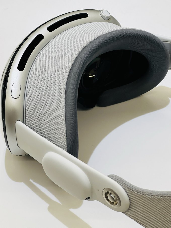 首测Apple Vison Pro，优点与缺点同样明显的一张王牌_什么值得买