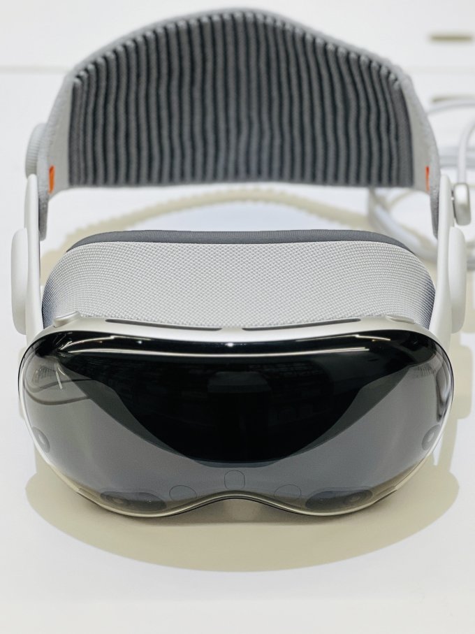 首测Apple Vison Pro，优点与缺点同样明显的一张王牌_什么值得买