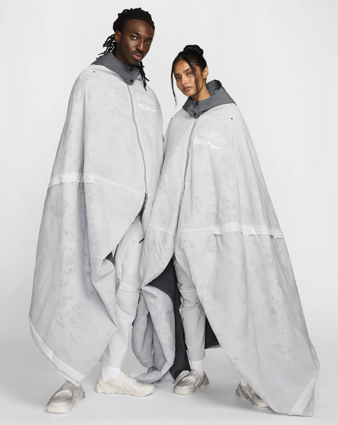 既是帐篷也是斗篷？！Nike ISPA 推出 Metamorph Poncho 两用斗篷_帐篷_什么值得买