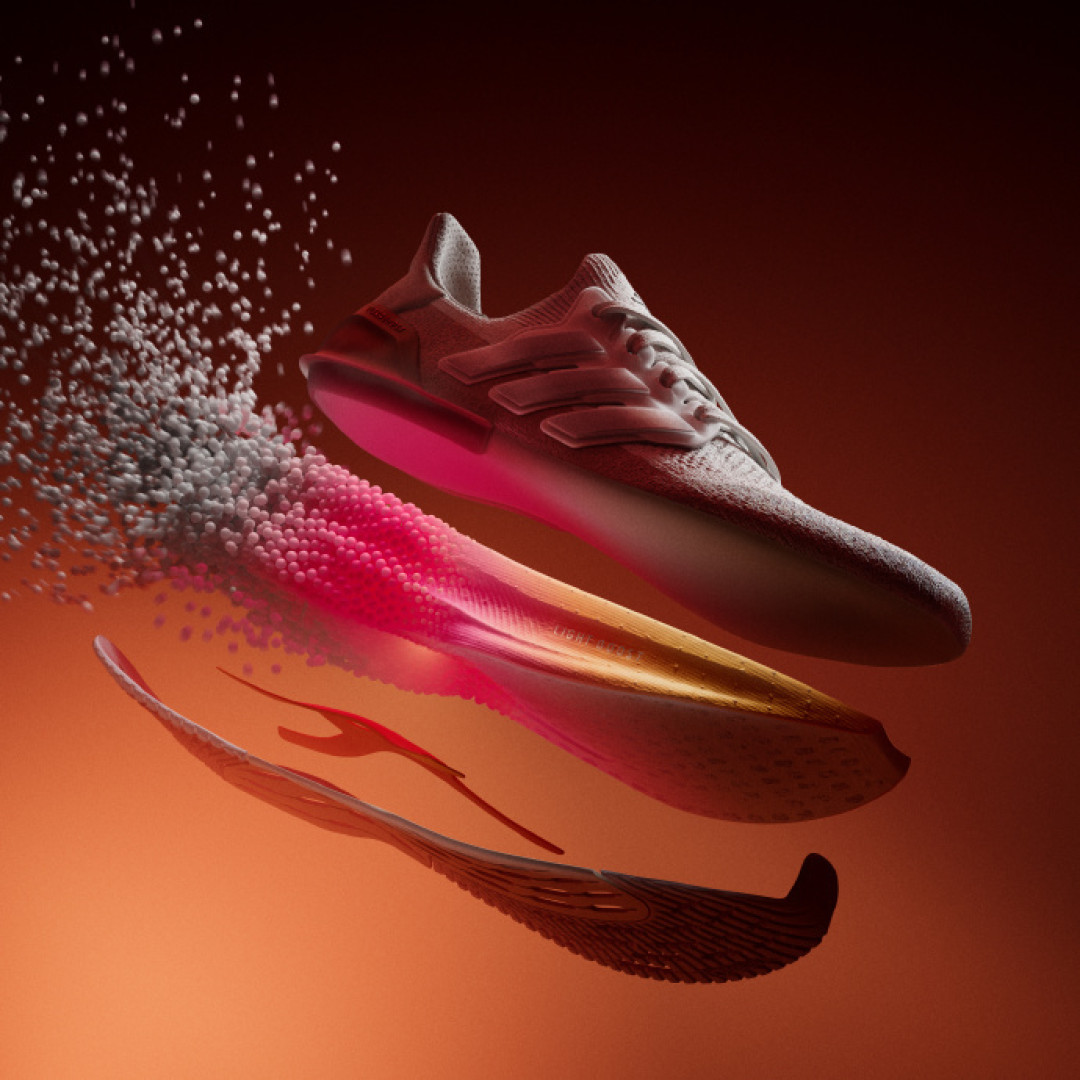 adidas Ultra Boost 5革新登场，经典升级_跑鞋_什么值得买