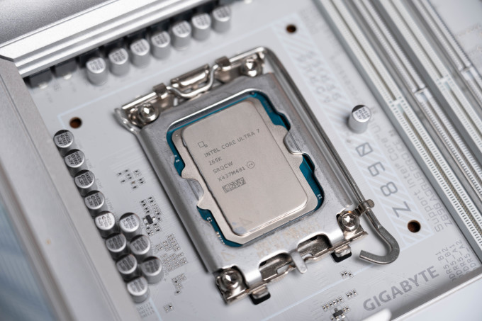 英特尔Ultra 7 265KCPU怎么样 Intel CPU掉价也太快了吧！首发买的U7 265K，半个月已经掉价了600元！_什么值得买