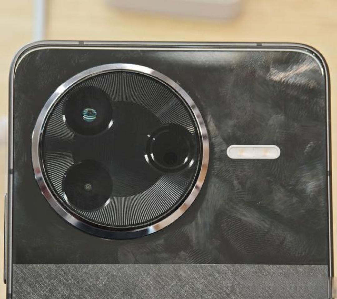 红米K80与K70详细对比：性能续航拍照该选哪款？_手机_什么值得买