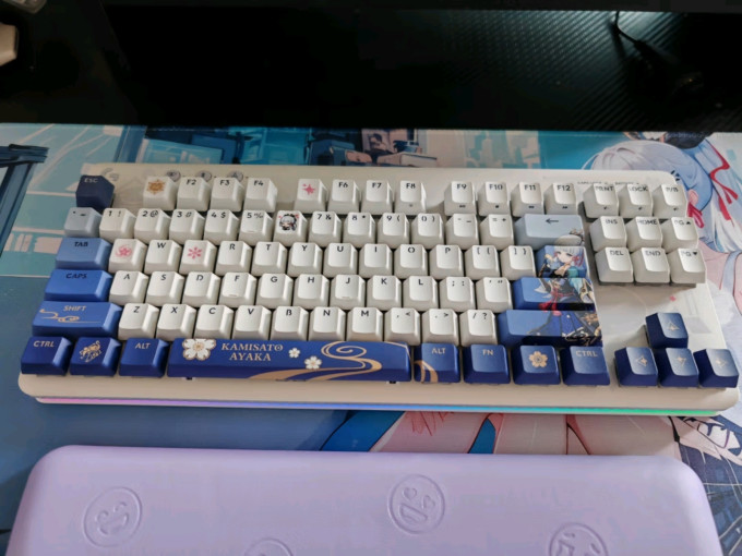 罗技G517 原神联名版键盘怎么样 【原神控必看】罗技G517×神里绫华，这波联名我直呼“老婆键盘”_什么值得买