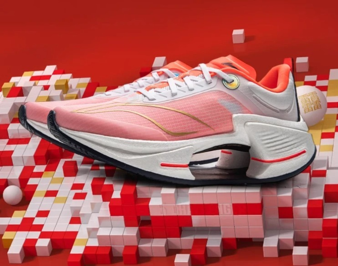 李宁绝影3、超轻22、飞电5、赤兔8PRO 蛇年限定跑鞋登场，新年焕新穿新鞋_跑鞋_什么值得买