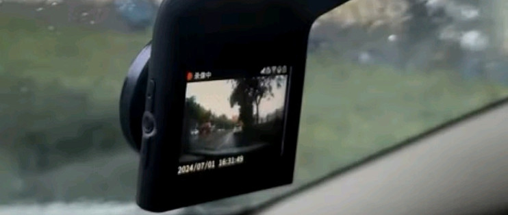 360 AI 行车记录仪 G300 评测：全方位保障行车安全的卓越设备_行车记录仪_什么值得买