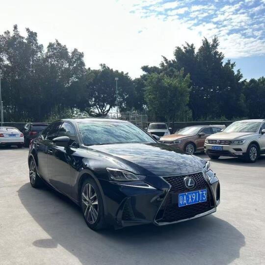 年轻人梦寐以求的豪华轿车：雷克萨斯IS300解析_轿车_什么值得买