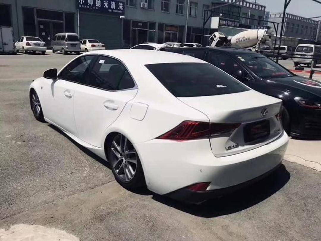 年轻人梦寐以求的豪华轿车：雷克萨斯IS300解析_轿车_什么值得买