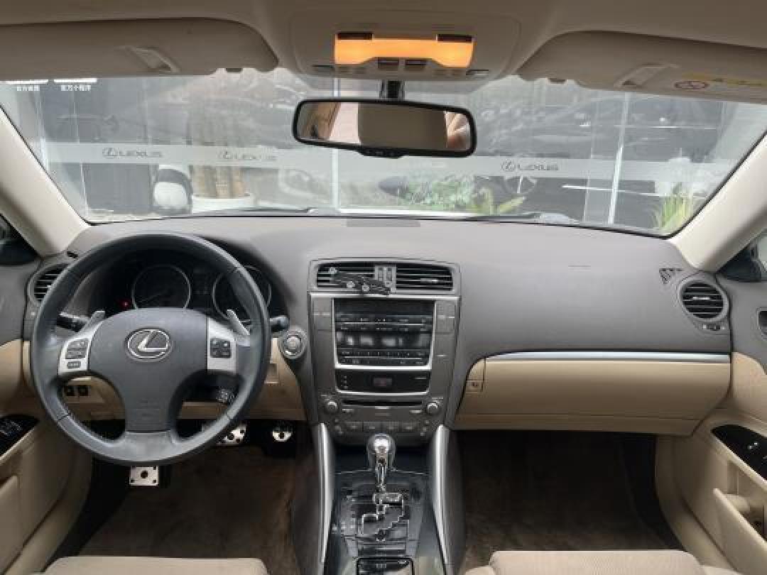 年轻人梦寐以求的豪华轿车：雷克萨斯IS300解析_轿车_什么值得买