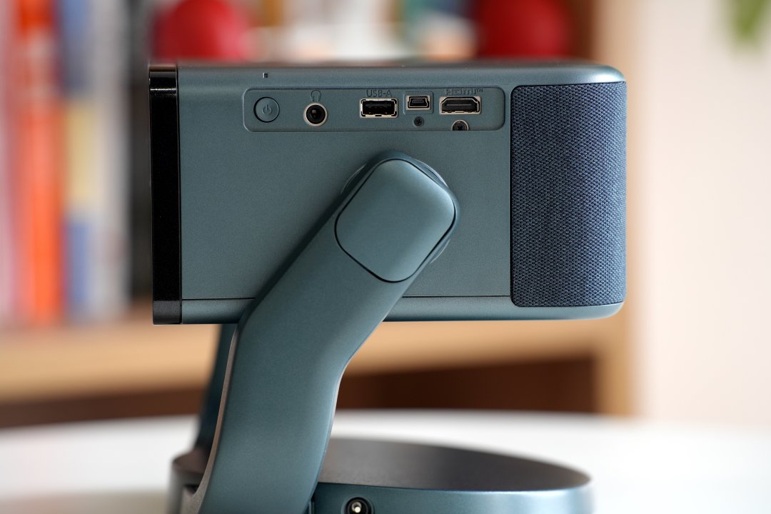 到站秀：时尚外观，3LCD激光+0.62''芯片超强组合丨爱普生EF-17N投影机上手体验_投影仪_什么值得买