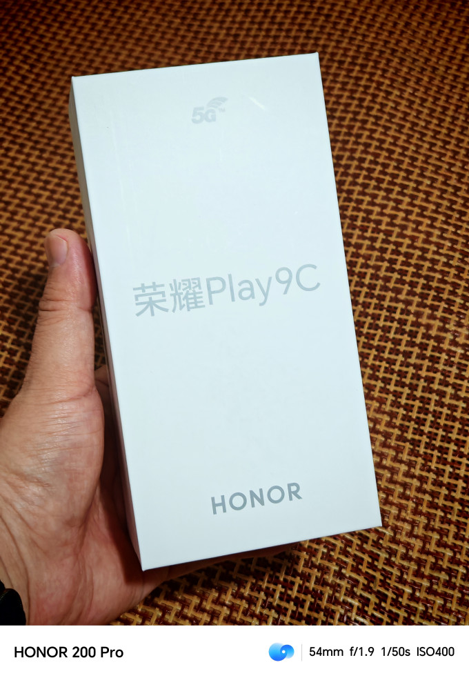 百元机终于卷起来了，红米14C和荣耀Play 9C_什么值得买