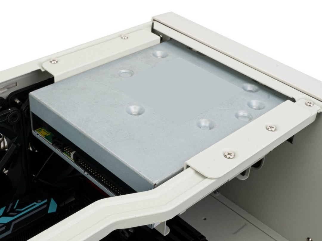 梦回1985：银欣正式发布 FLP01 复古机箱，能装旗舰显卡_机箱_什么值得买