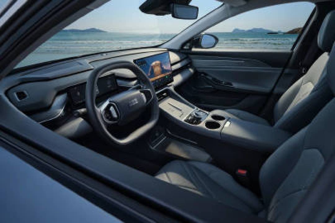 吉利银河L6 EM-i：深度解析配置亮点及选购建议_新能源车_什么值得买