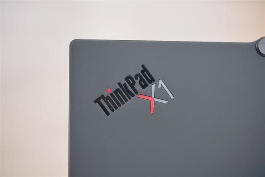 ThinkPad X1 Carbon Aura AI 2025详解：全新AI算力与极致轻薄设计 _笔记本电脑_什么值得买